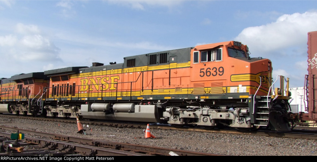BNSF 5639